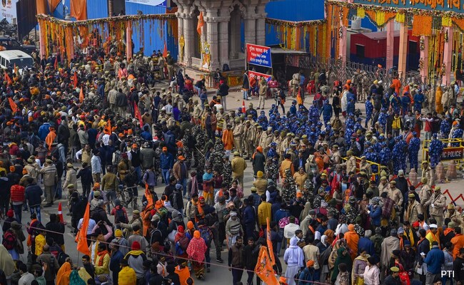 Ayodhya Ram Temple Massive Crowd Day After Ramlala Pran Pratishtha Long ...