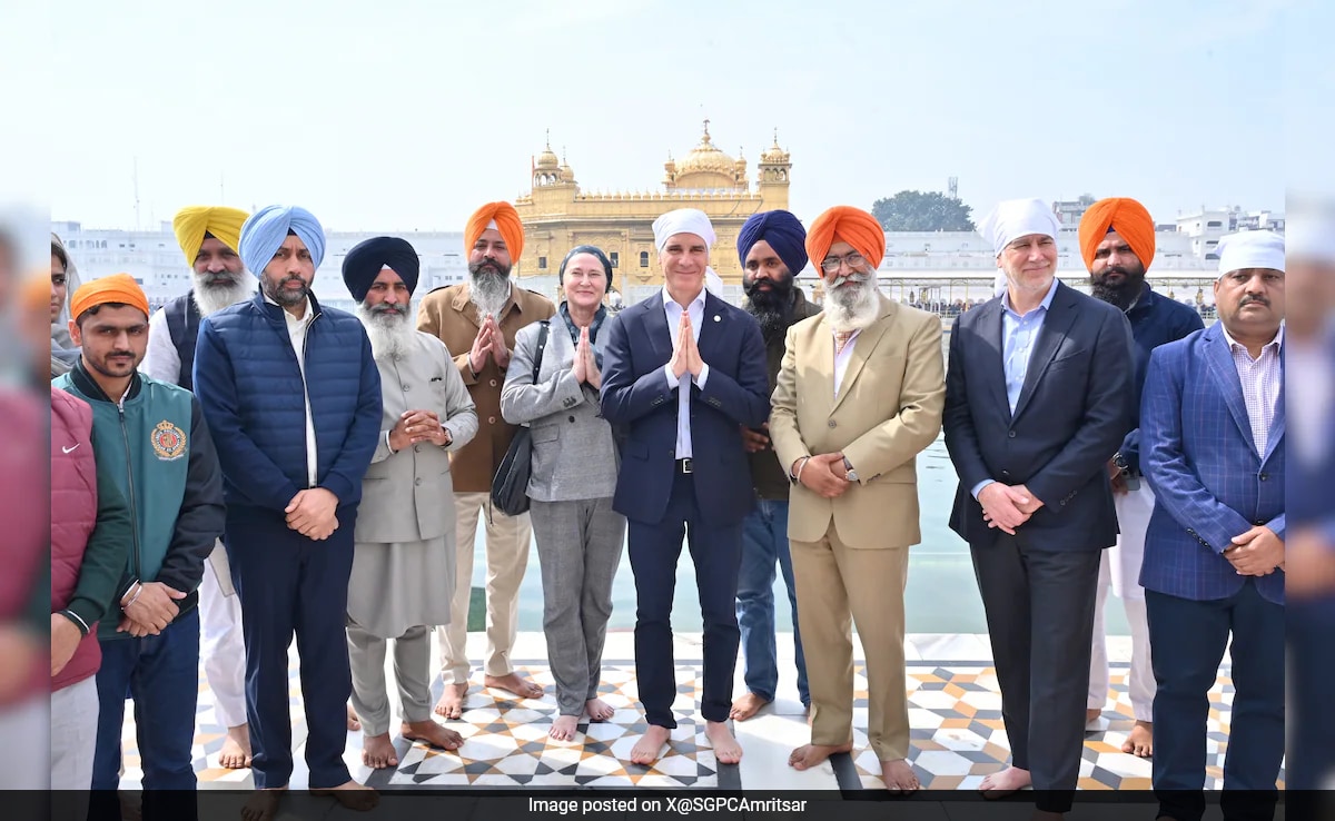 Pics: US Envoy Eric Garcetti Offers Prayers At Golden Temple, Performs ...
