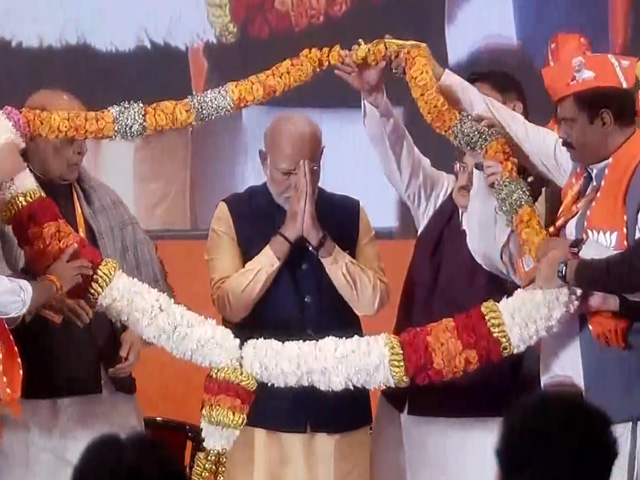PM Modi Felicitated By Party Leaders At BJP National Convention
