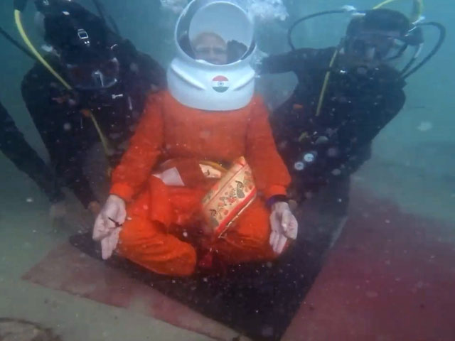 Watch: PM Modi's Underwater Puja In Gujarat's Dwarka
