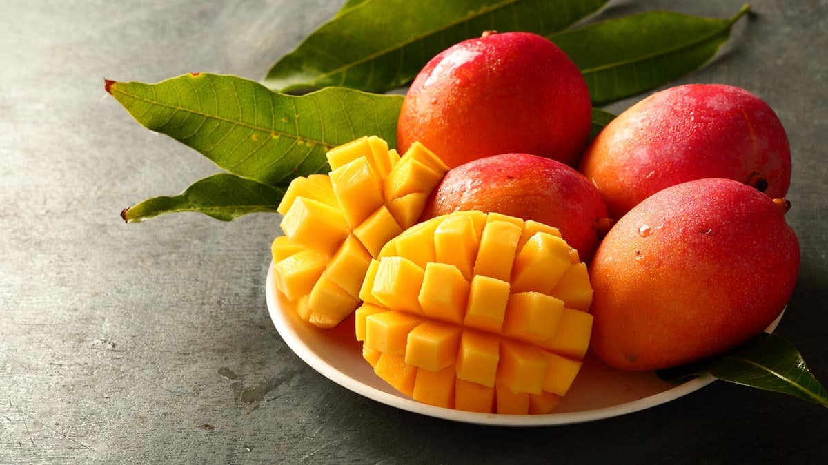 Mango Is Back! Explore 5 Different Styles To Cut A Mango (Option 4 Is ...