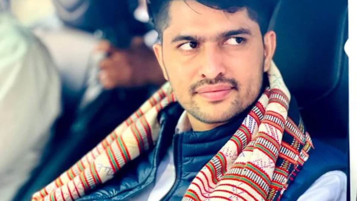 निर्मल चौधरी की नई कार बनी चर्चा का विषय, छात्र राजनीति में रह कर खरीदी ...