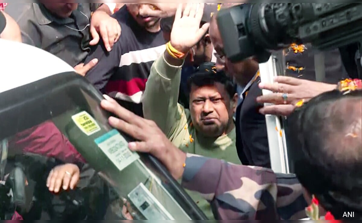 Bengal BJP Chief Removed From Sandeshkhali Protest Site, Packed Off On Boat