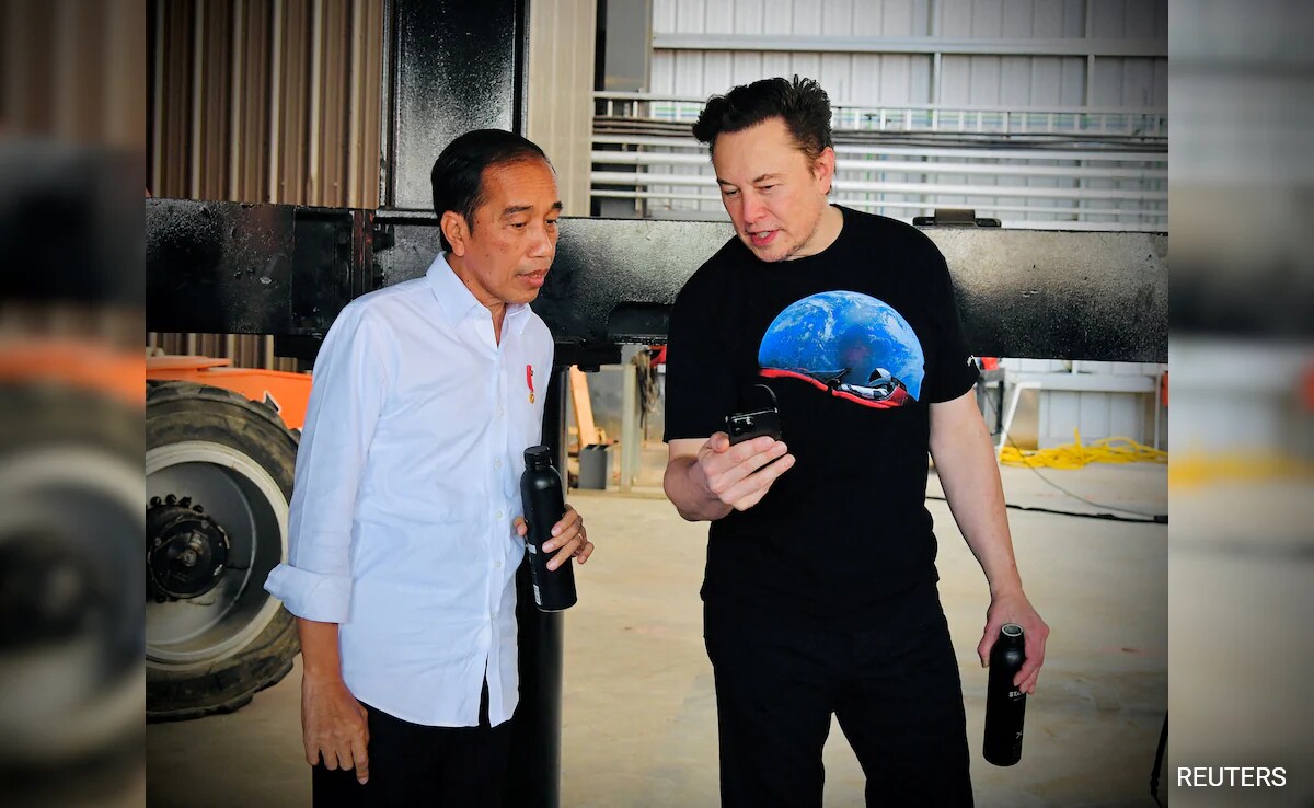 How A Chinese Rocket Failure Boosted Elon Musk's SpaceX In Indonesia