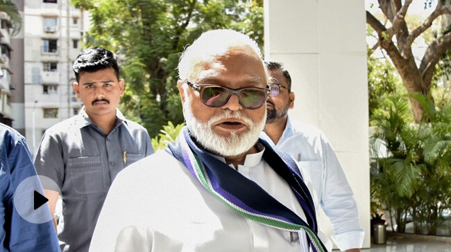 Chhagan Bhujbal's Resignation Twist After Shinde Sena MLA's "Dump Him" Remark