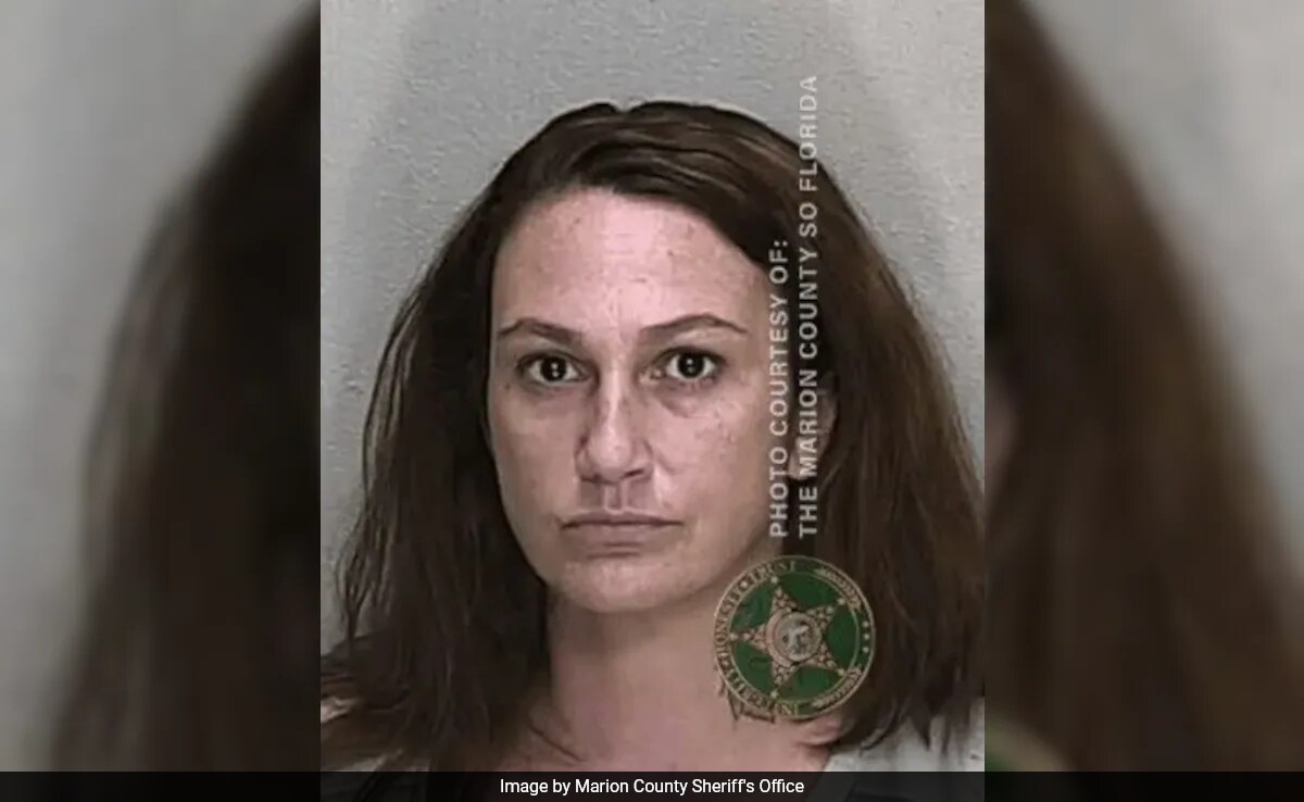 Us Woman Steals Police Car Dies In Wrong Way Crash Killing 2 Others