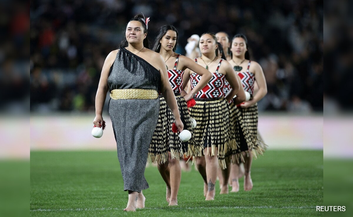 New Zealand's Maoris Heckle Politicians In Treaty Ceremony