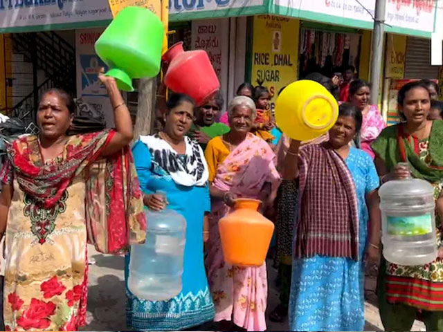 Long Queues, Empty Buckets In "Parched" Bengaluru, No Water Supply Tomorrow