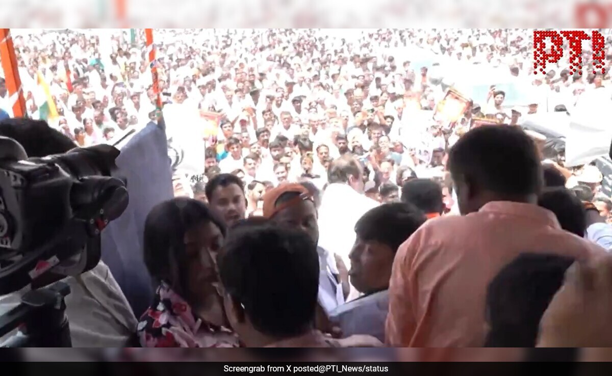 Woman Panel Member Condemns Assault Of PTI Journalist By ANI Reporter