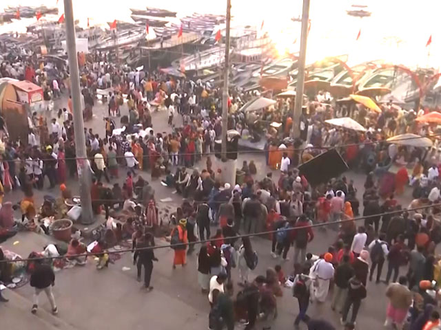 Huge Rush At Kashi Vishwanath Temple In Varanasi On Mahashivratri