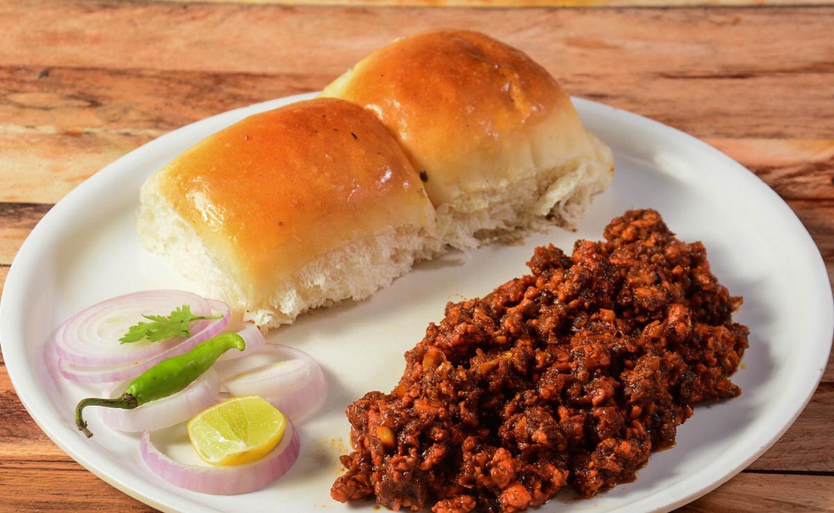 What To Eat With Pav | Know All About What To Eat With Pav at NDTV Food