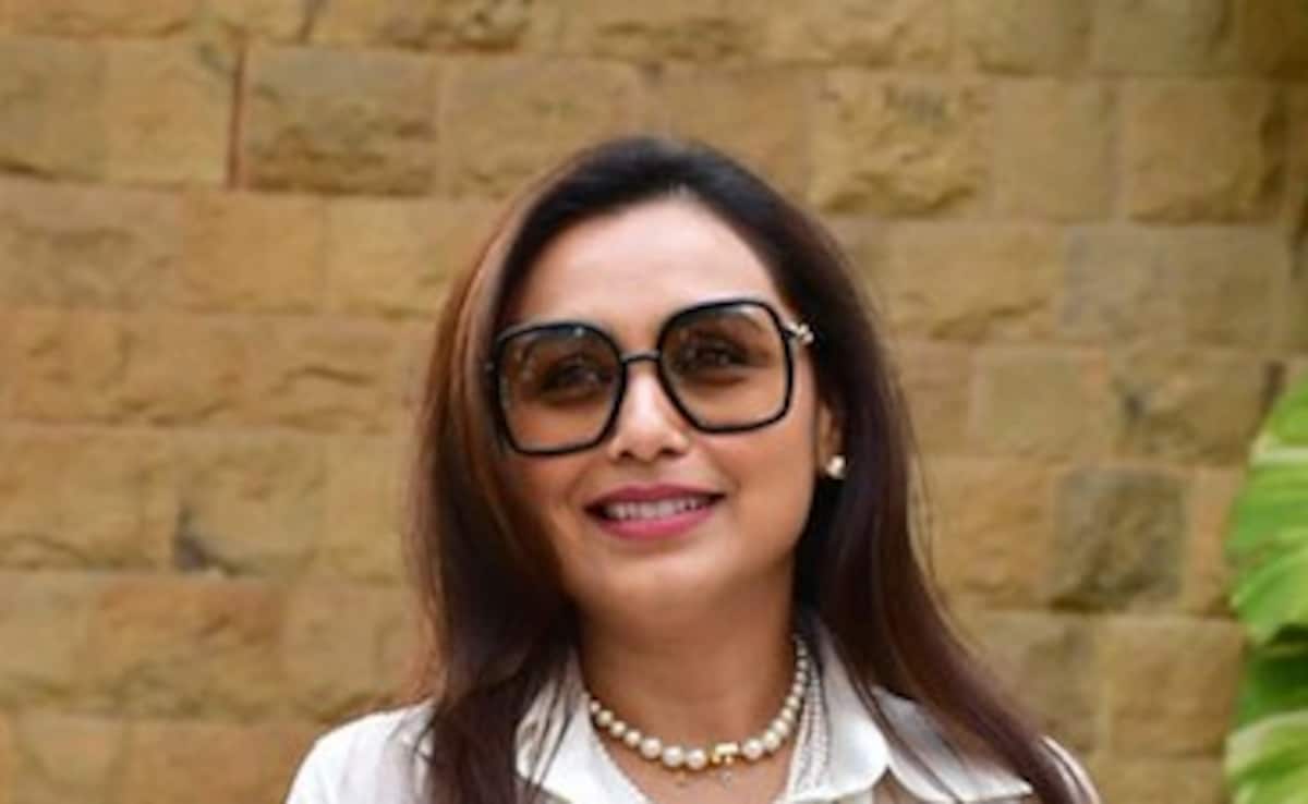 Rani Mukerji's Advance Birthday Celebrations With The Mumbai Paparazzi