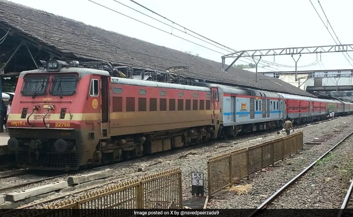 Woman Gives Birth On The Way To Madhya Pradesh, Names Baby After Train