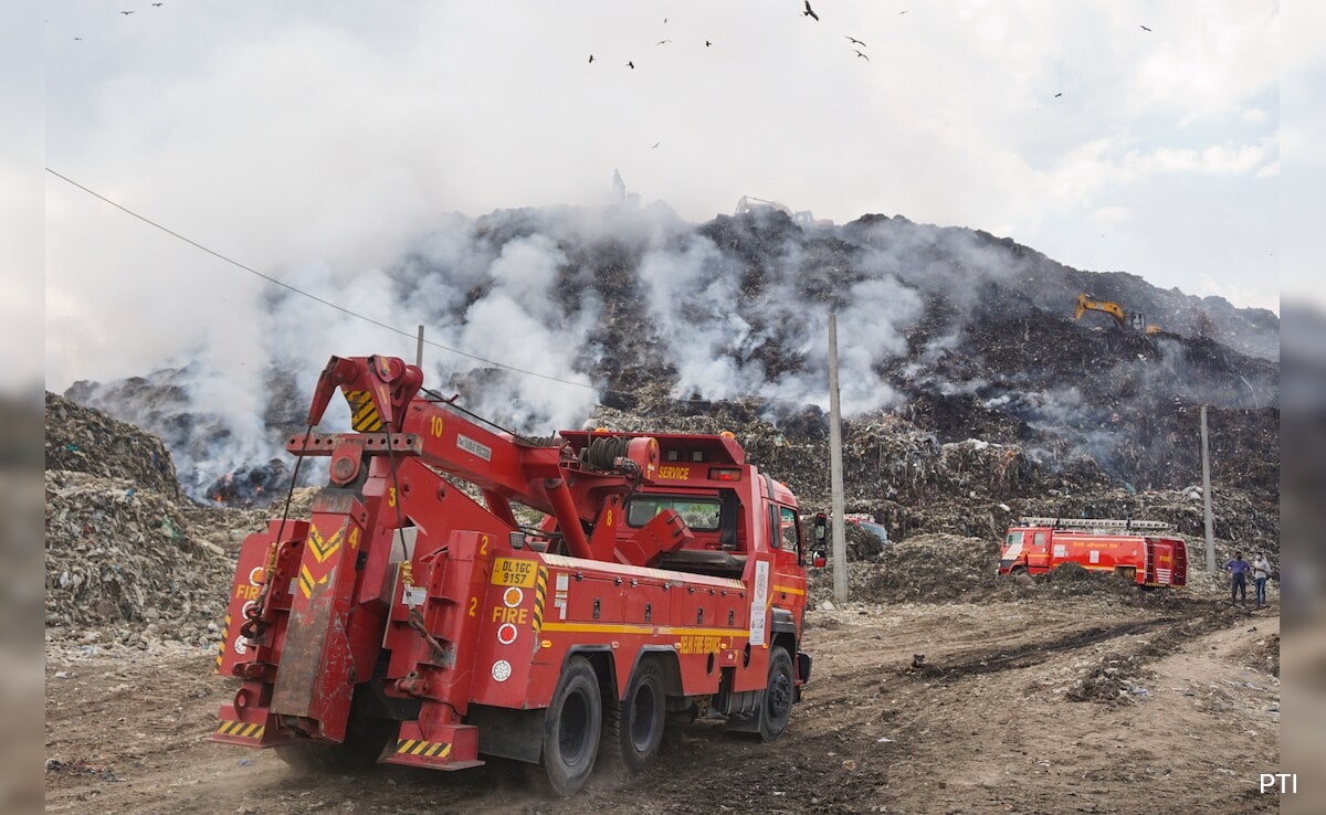 As AAP, BJP Spar Over Ghazipur Landfill Fire, Locals Gasp For Breath