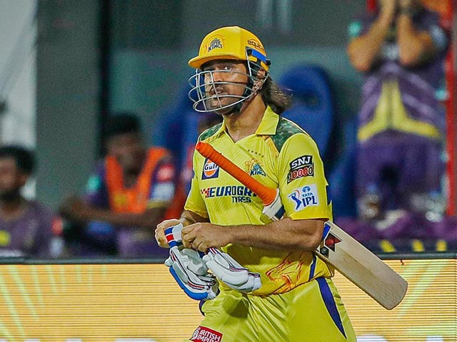 KKR के खिलाफ MS Dhoni की एंट्री पर गूंजा पूरा स्टेडियम, 125 Decibels तक ...