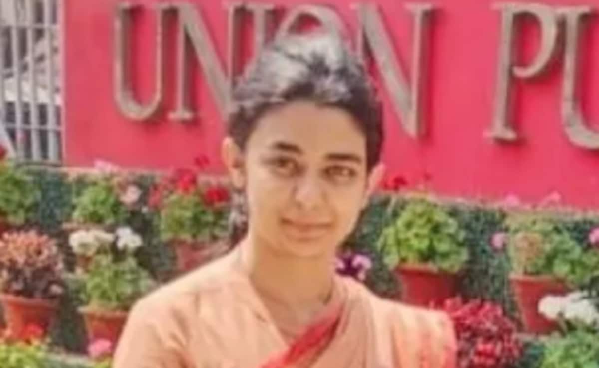 दिल्ली पुलिस के ASI की बेटी रूपल राणा ने UPSC परीक्षा में हासिल की ...