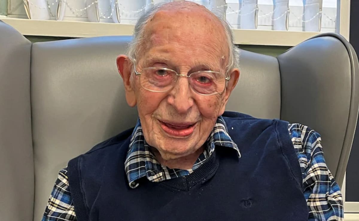 John Tinniswood: 111-Year-Old Briton, World's New Oldest Man, Reveals ...
