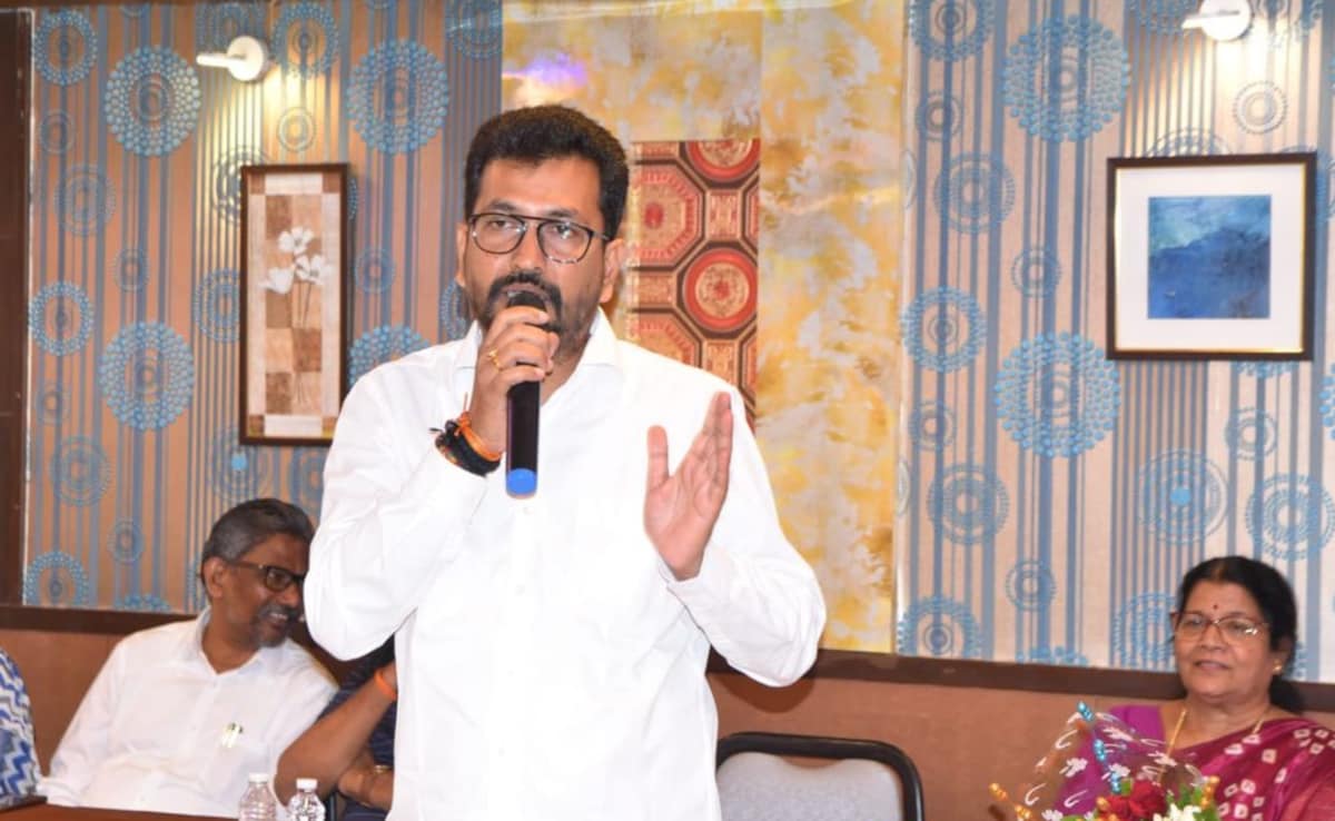 shivsena ubt candidate from mumbai north west lok sabha amol kirtikar first recation ed summons ...