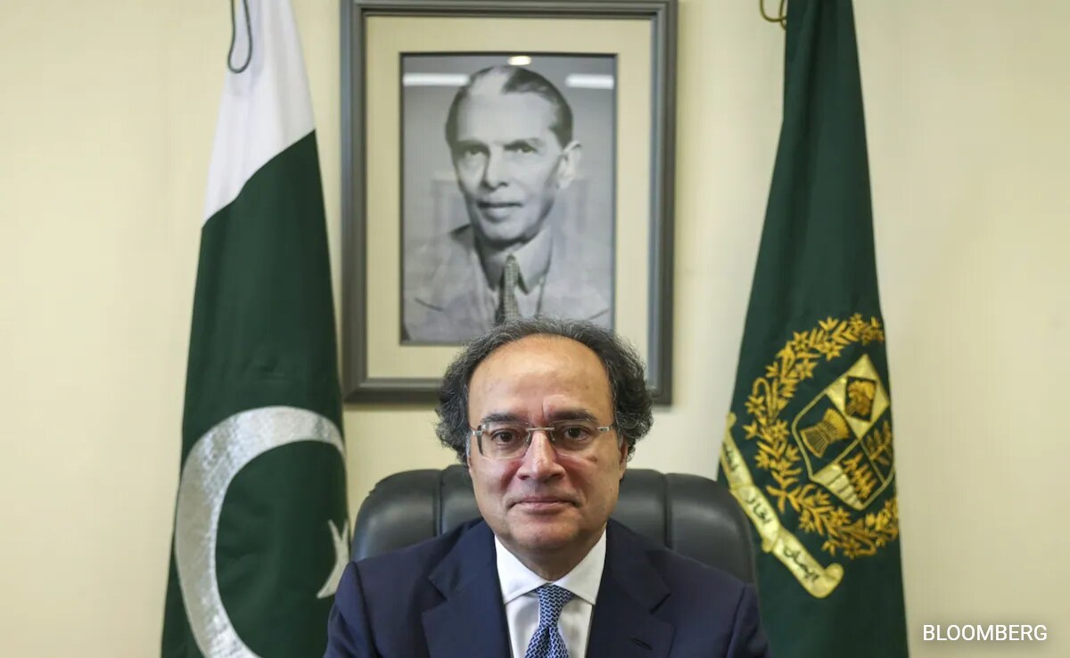 With No Pay, Pakistan Finance Minister Muhammad Aurangzeb Leaves Banker Life Behind To Fix Economy