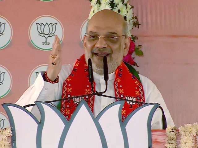 Amit Shah Quotes Poet, Asks Voters To Bid Farewell To Digvijaya Singh