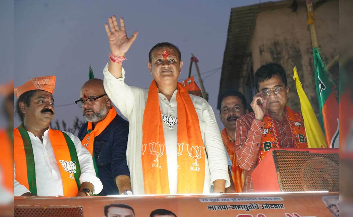 stone pettling incident at BJP candidate Mihir Kotecha rally in Mumbai