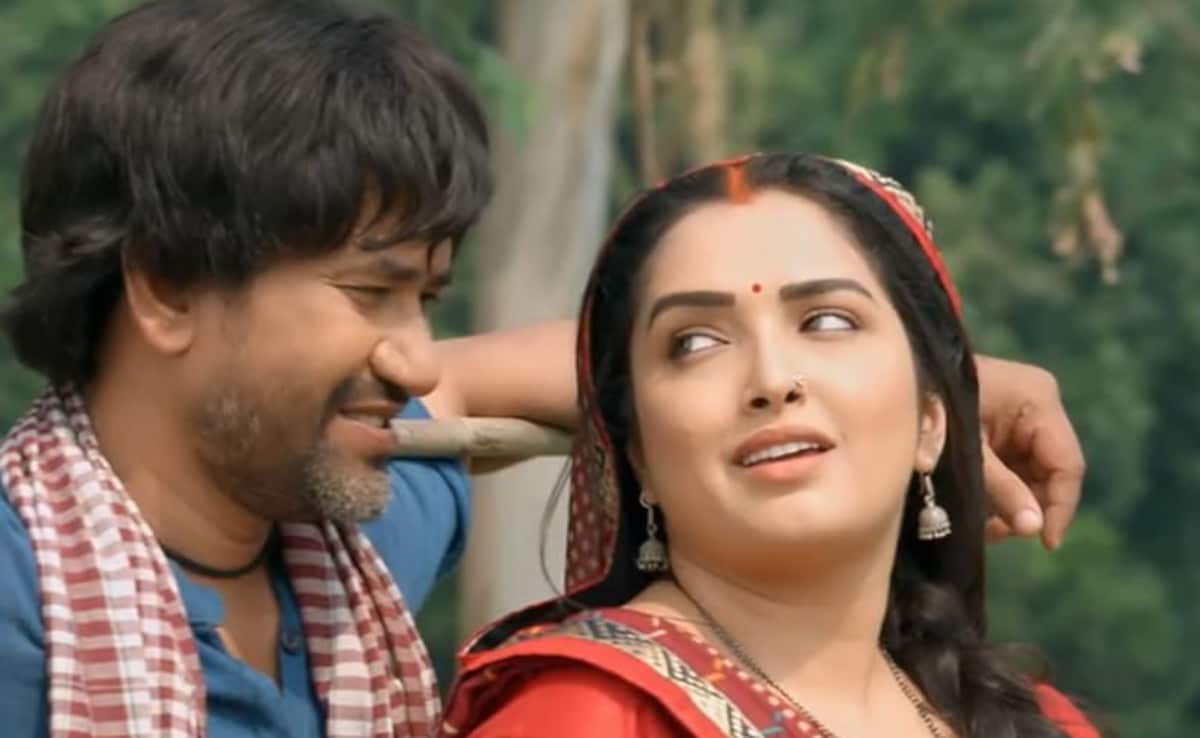 Maroon Color Sadiya Song: मरून कलर सड़िया गाना यूट्यूब पर 15 करोड़ के ...