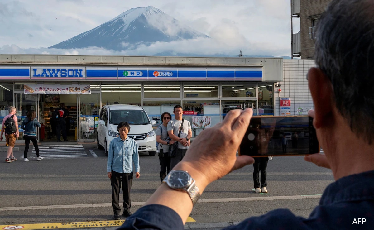 Japan's Iconic Mount Fuji Remains Snowless, Breaks 130-Year Record