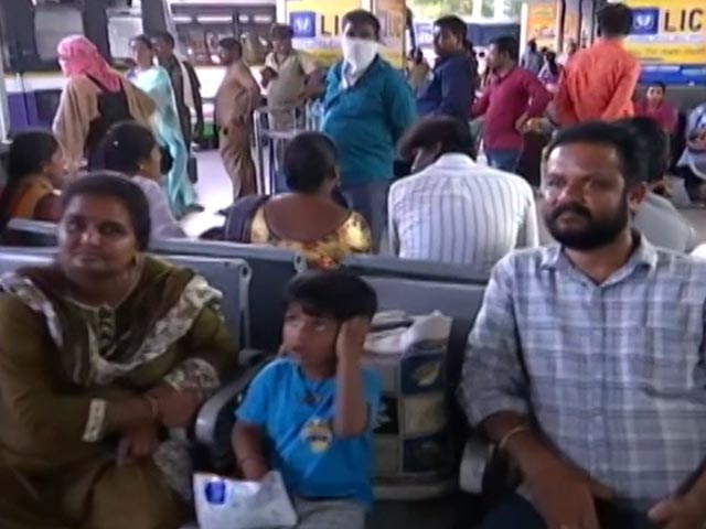 Big Rush In Buses, Trains Out Of Hyderabad As Polling Day Arrives
