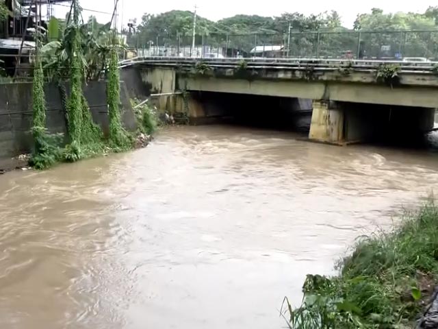 Water Level Of Killi River Surges Amid Heavy Rainfall In Kerala's ...