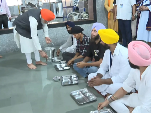Watch: Wearing Turban, PM Modi Serves Langar At Historic Patna Gurdwara