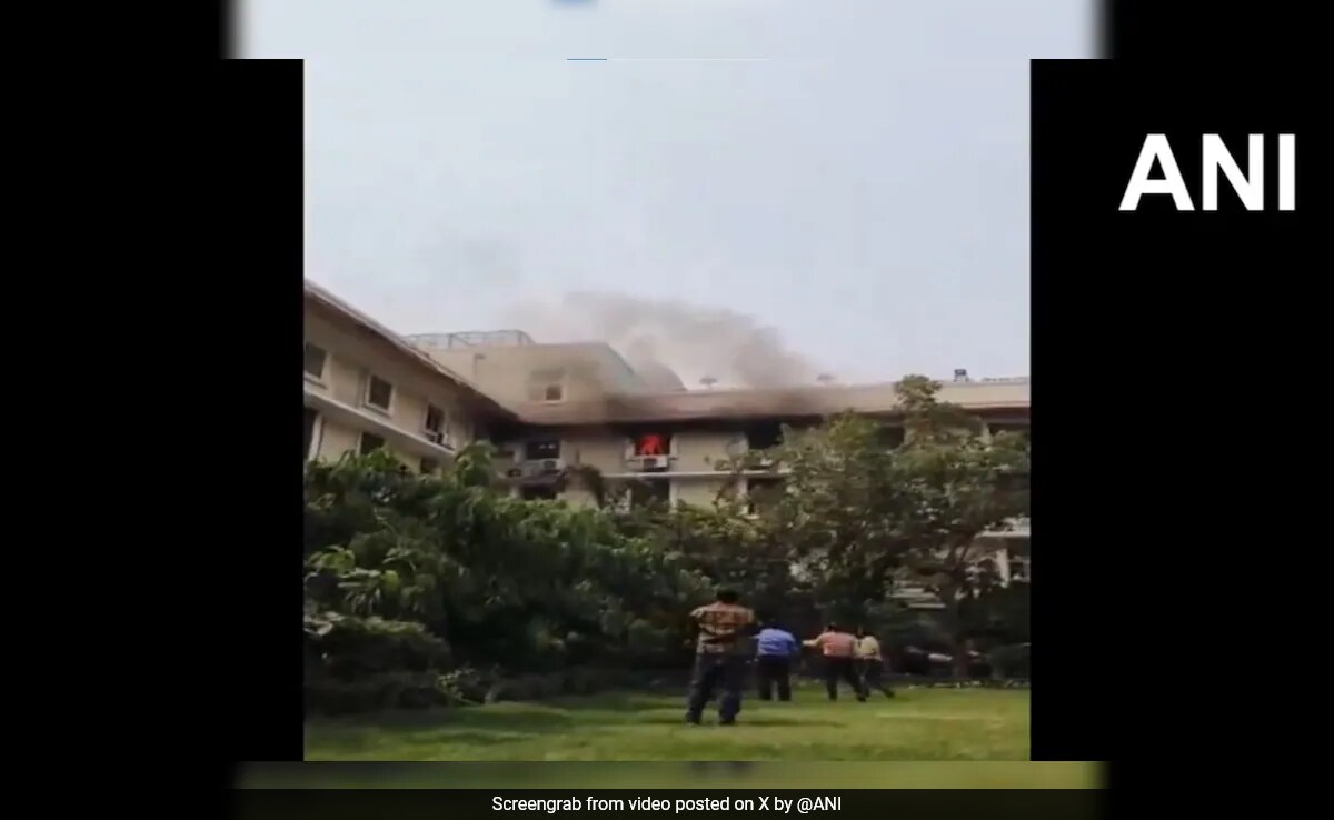 Fire Breaks Out At Income Tax Building In Delhi, 7 People Rescued