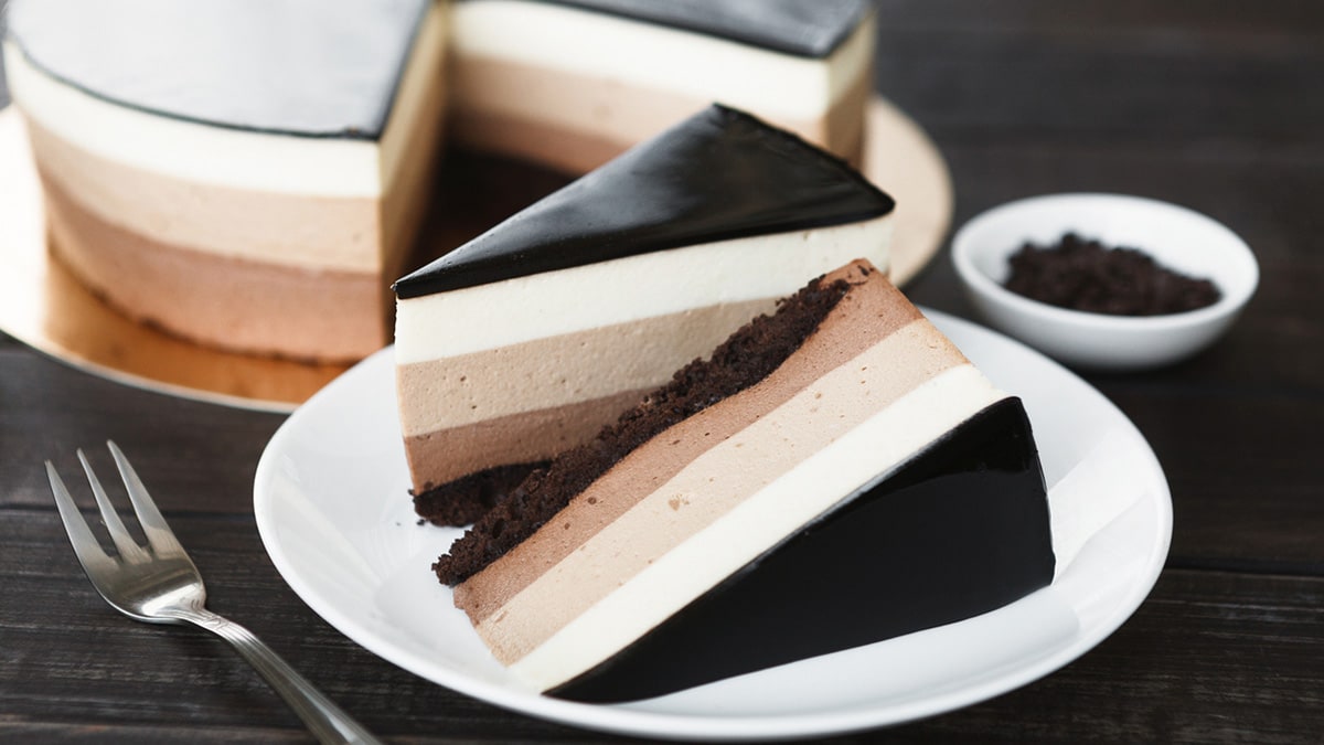 5 Effective And Unique Ways To Cut A Cake For Everyone To Share - NDTV Food