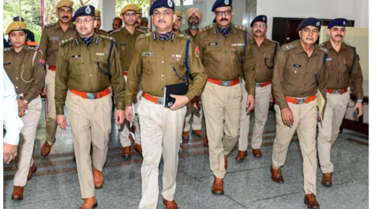 Rajasthan SI Paper Leak: 2369 पन्नों की चार्जशीट में 6 नई धाराएं, एसआई ...