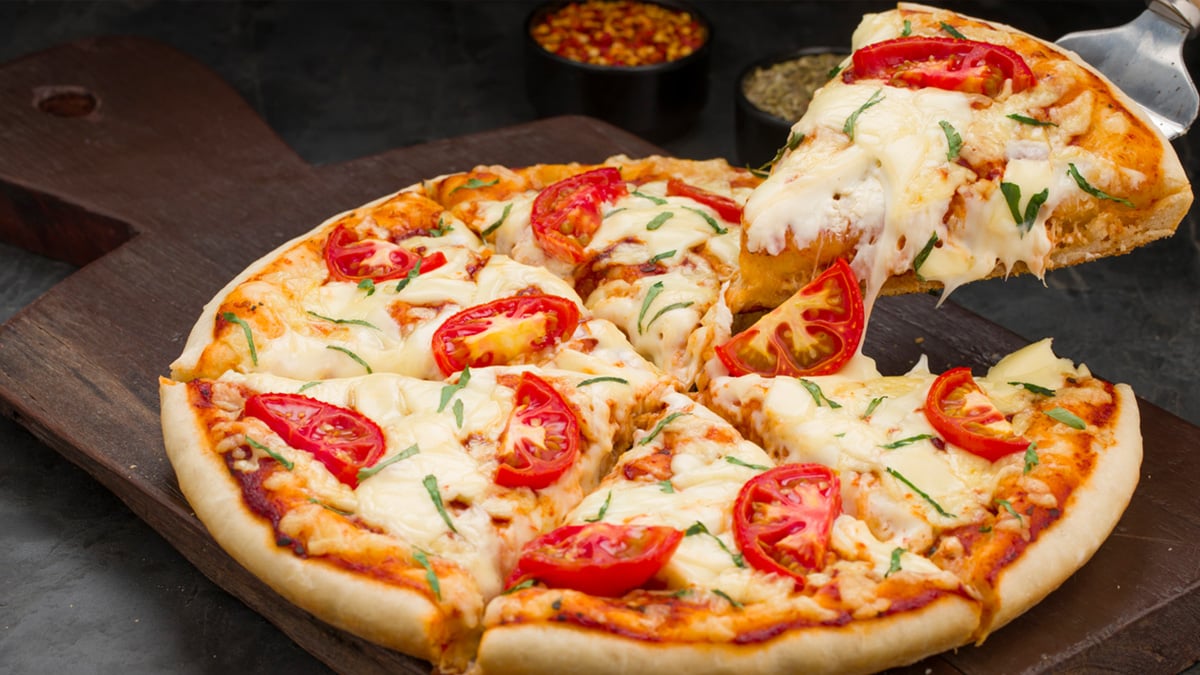 Make This Street-Style Pizza At Home And Enjoy Snacking! - NDTV Food