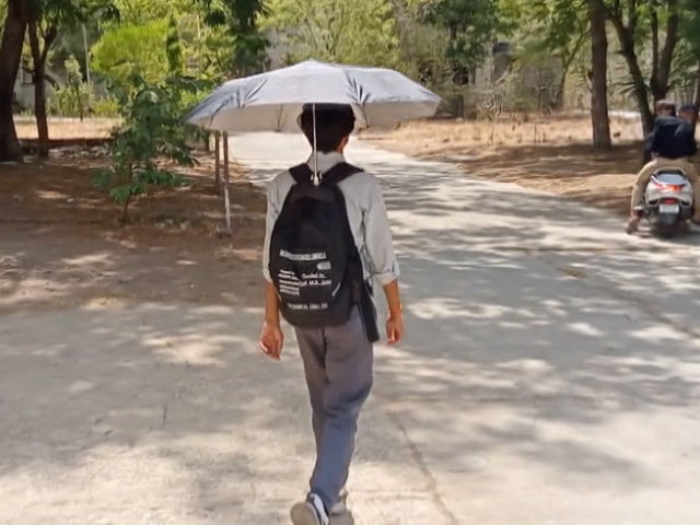 Indore Engineering Students Design Backpack With Umbrella