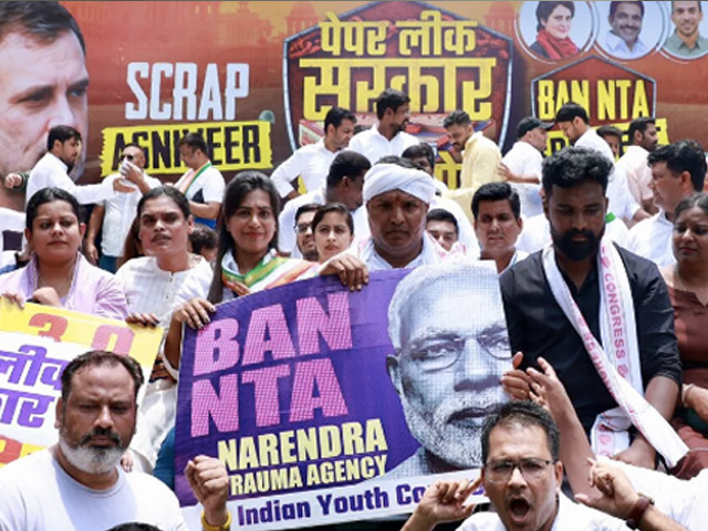 Youth Congress Members Protest In Delhi Against NEET "Paper Leak"