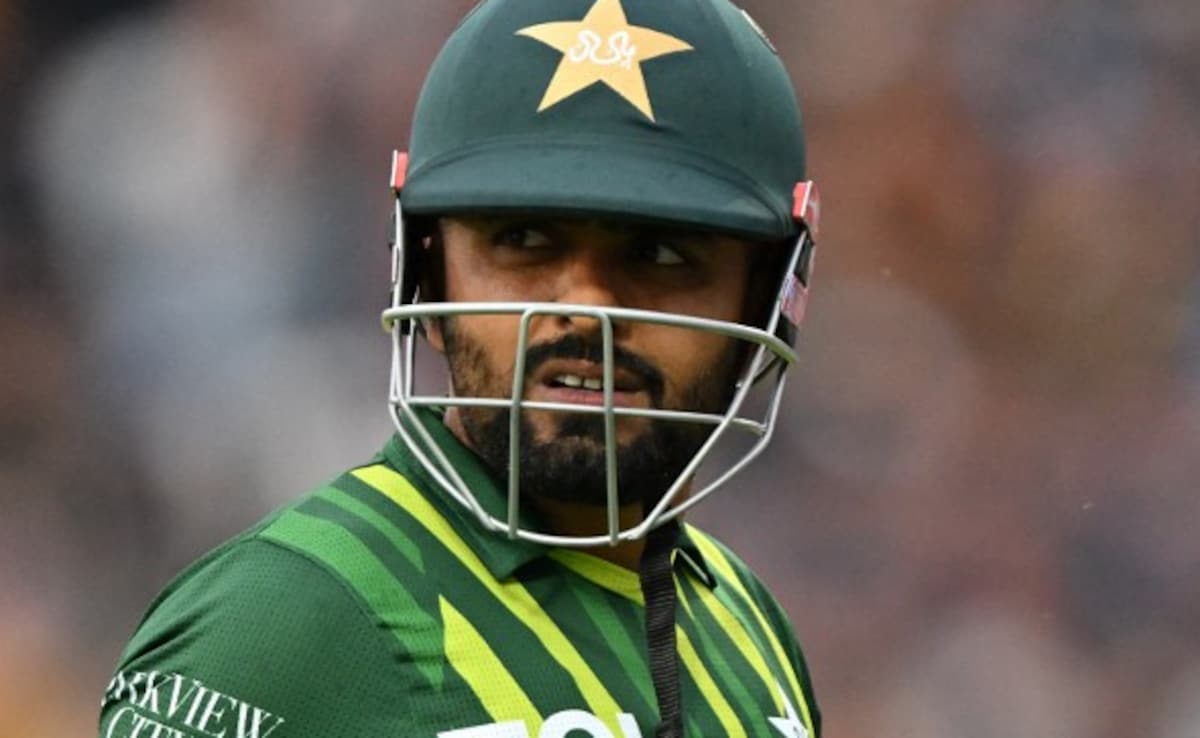 Babar Azam ने छोड़ी कप्तानी, सोशल मीडिया पर गदर मच गया, Memes की हुई ...