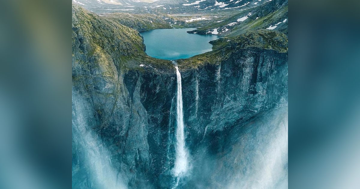 10 Breathtaking Waterfalls Around The World