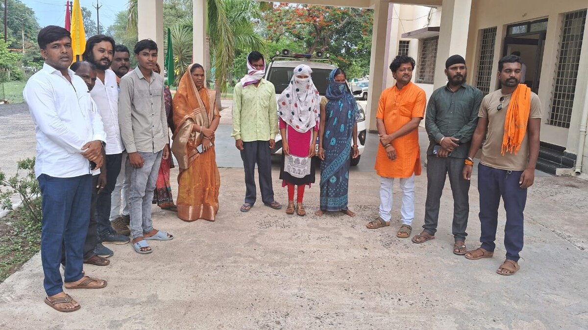 MP Crime: एक महीने पहले अगवा हुई थी आदिवासी लड़की, गांव की सरपंच ने ऐसे खोज निकाला | MP Crime ...