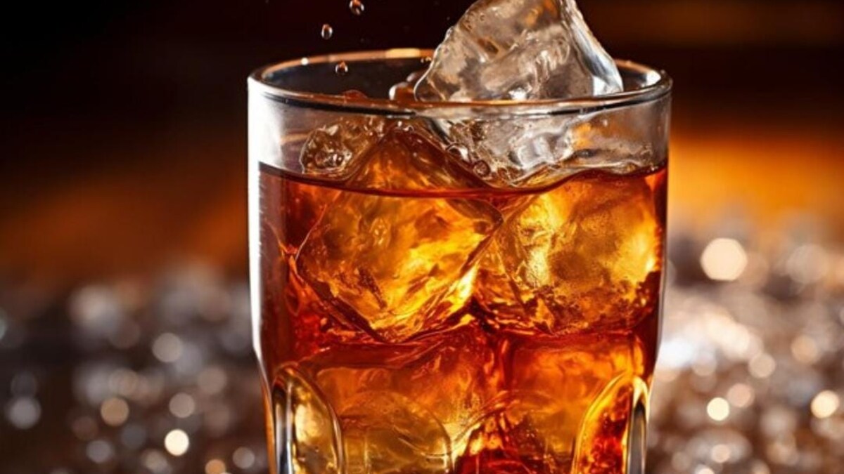 बॉडी को अंदर से बर्बाद कर देगी Cold Drinks, जानिए खतरनाक नुकसान | Cold ...