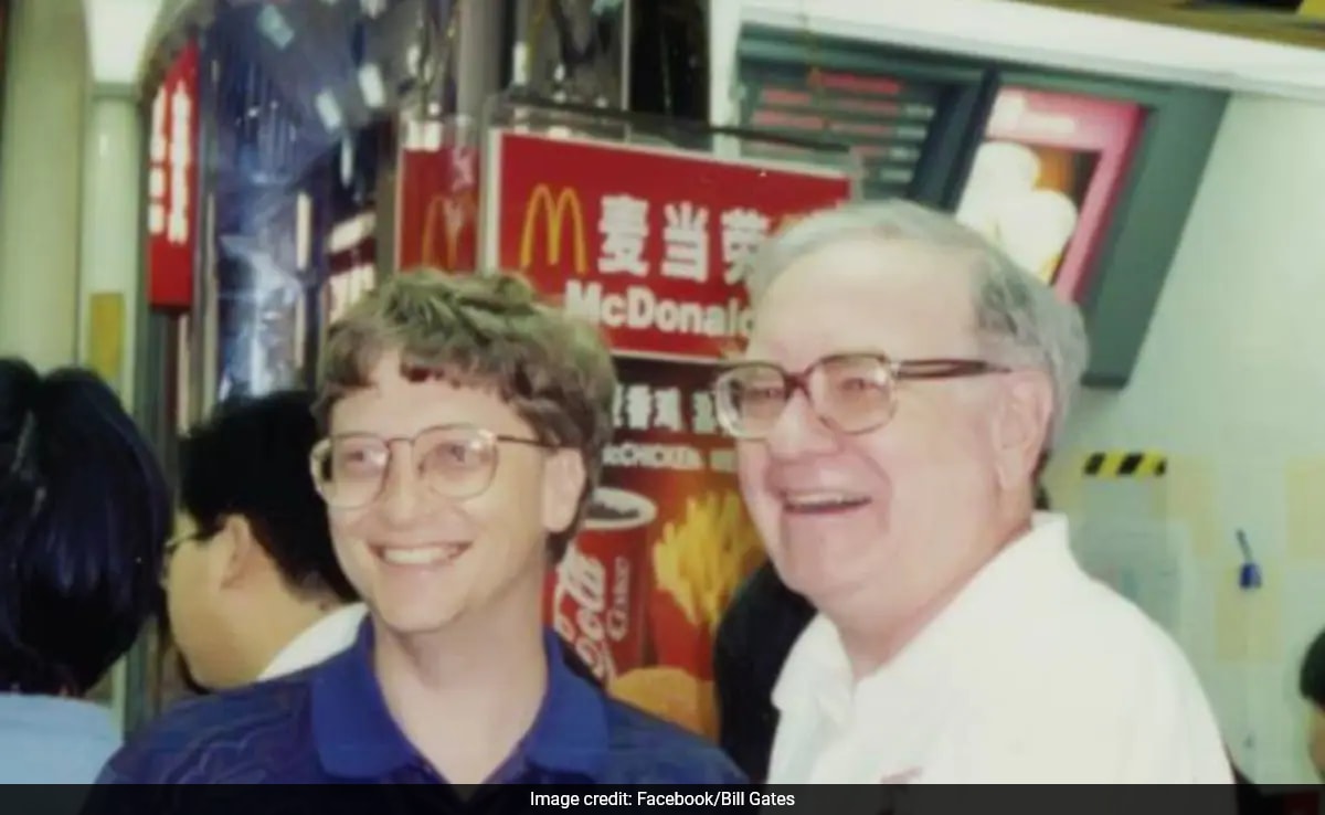 Bill Gates And Warren Buffett Have McDonald's Gold Card That Offers ...