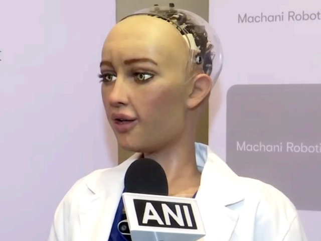 Meet Robot Rhea Who Believes That AI Can Transform Medical Sector In India