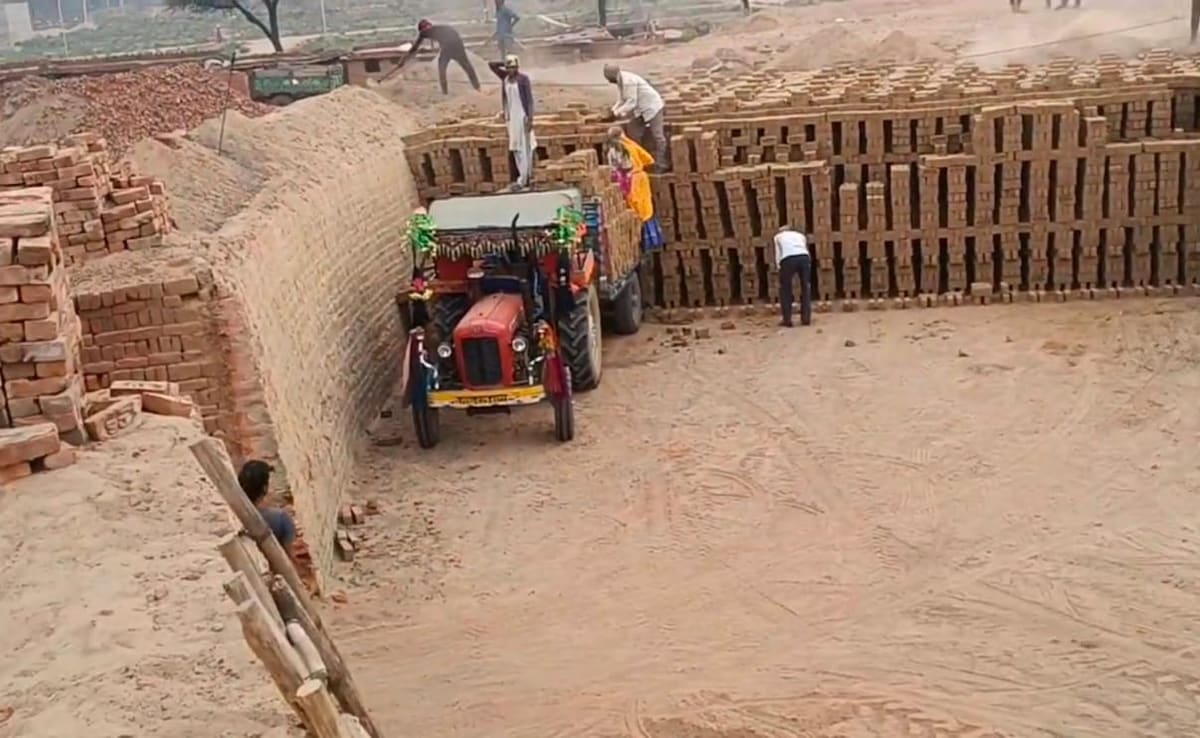 4 Children Killed, 1 Severely Injured In Brick Kiln Wall Collapse In ...
