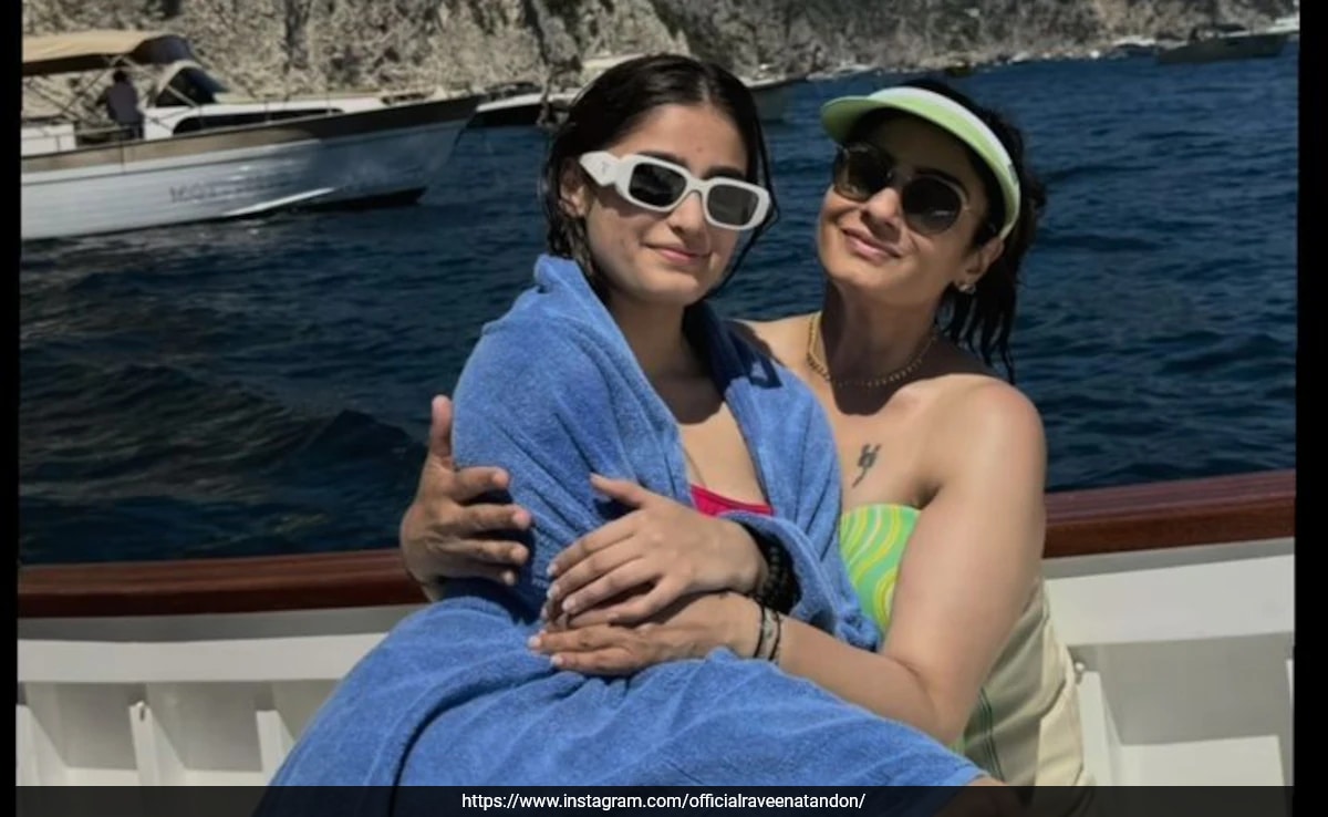 Raveena Tandon And Daughter Rasha Thadani's Mother-Daughter Beach ...