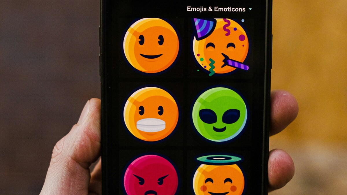 Worlds Emoji Day मनाने की शुरुआत कैसे हुई? दिलचस्प इमोजी का सही मतलब ...