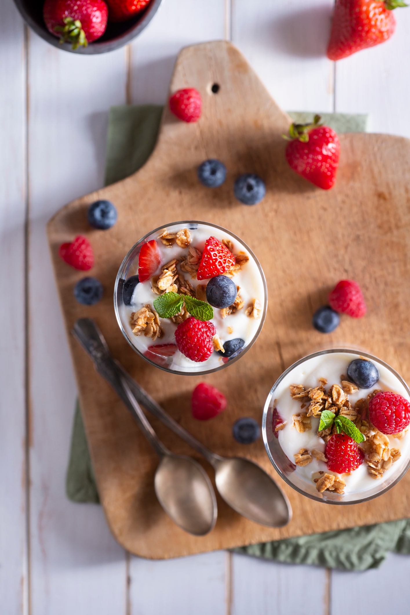 6 Healthy Snacks To Curb Midnight Cravings