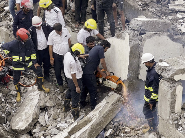 7 Killed In Surat Building Collapse, Bodies Pulled Out Of Debris Overnight