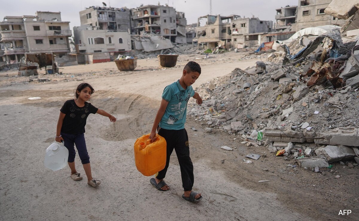 Not A Single Well Remains: Gazans Scour Ruins For Water