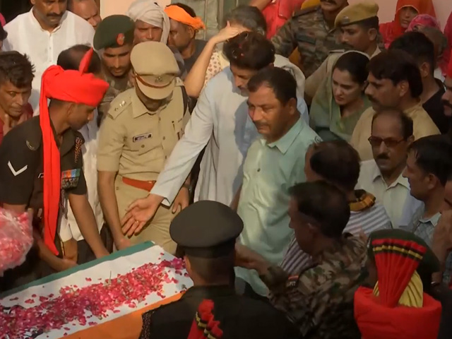 Emotional Father Bids Goodbye As Sepoy Ajay Singh’s Mortal Remains ...