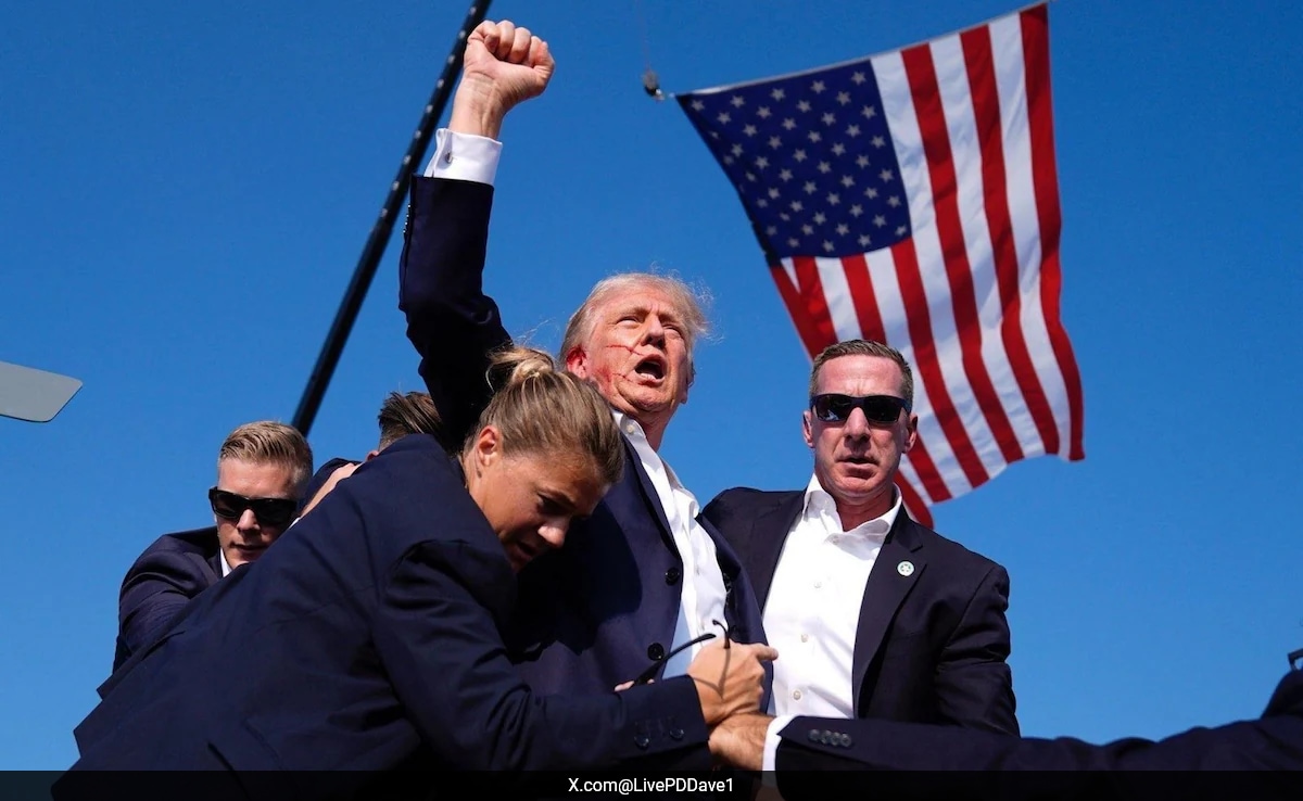 Facebook Apologises For Mistakenly Censoring Iconic Photo Of Bleeding ...